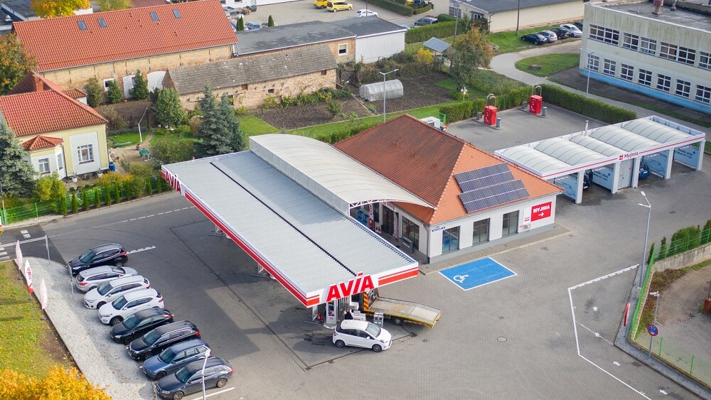 New AVIA station with largest shop concept Eat&Go and installed ...